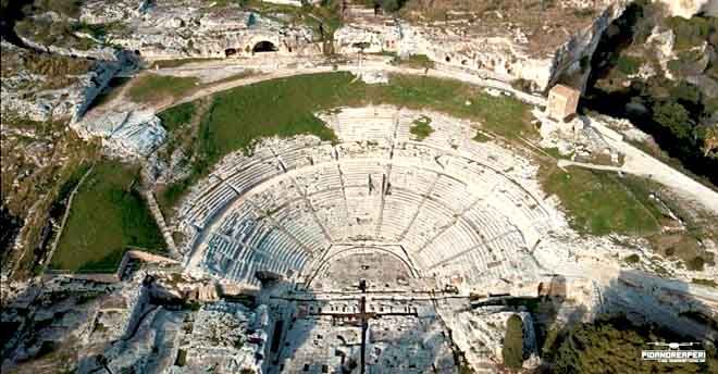 Bookinsicily - Le meraviglie di Siracusa riprese dall'alto: in volo sul ... Bookinsicily - Le meraviglie di Siracusa riprese dall'alto: in volo sul ...